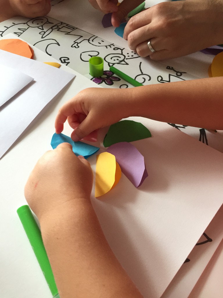 Pliage de fleurs - Les activités de maman